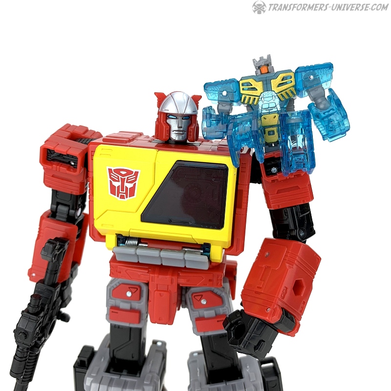 Legacy Blaster - Transformers Universe