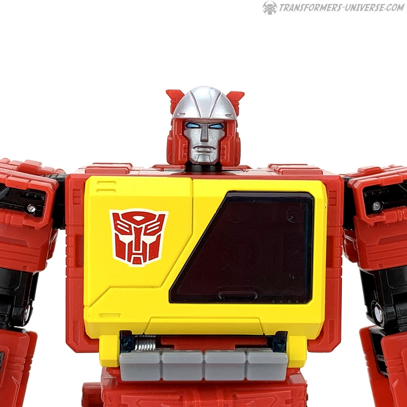 Legacy Blaster - Transformers Universe