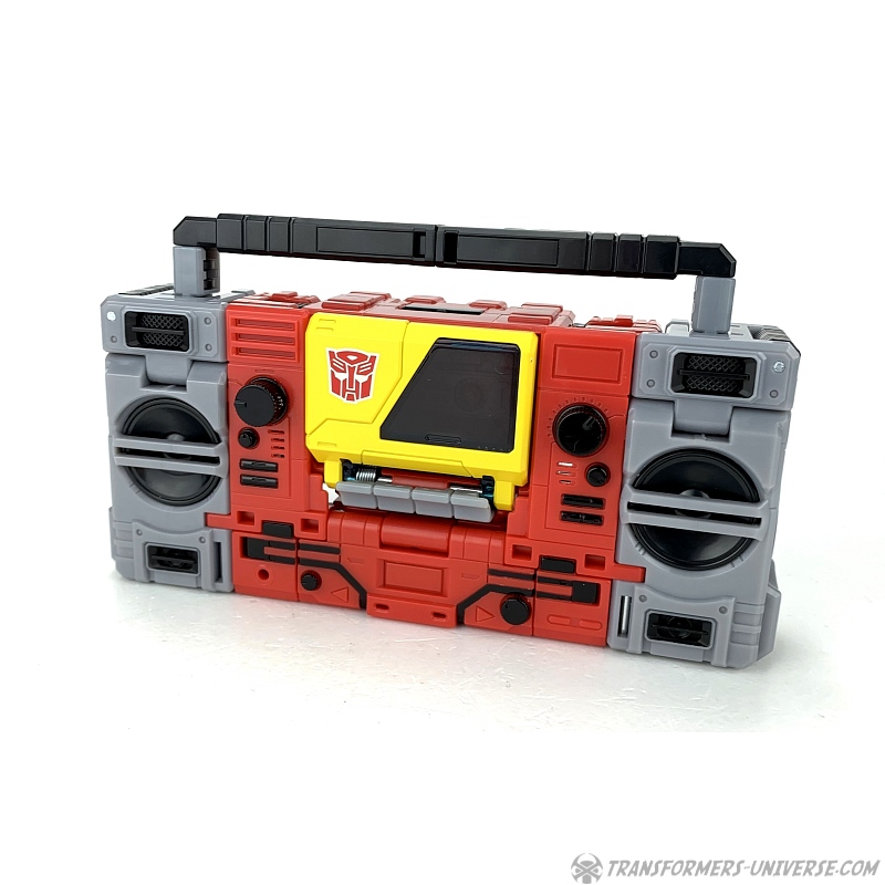 Legacy Blaster - Transformers Universe