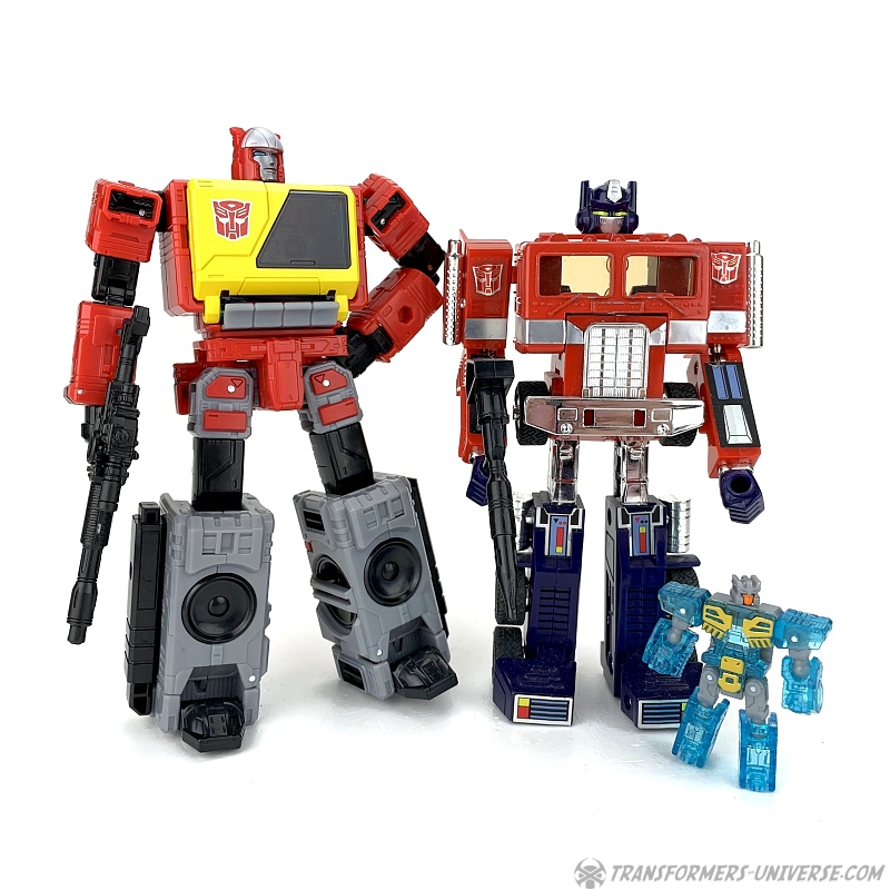 Legacy Blaster - Transformers Universe