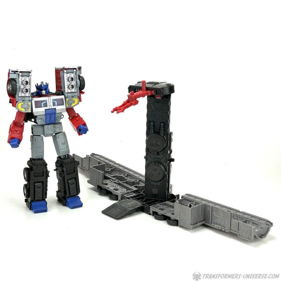 Legacy Laser Optimus Prime - Transformers Universe
